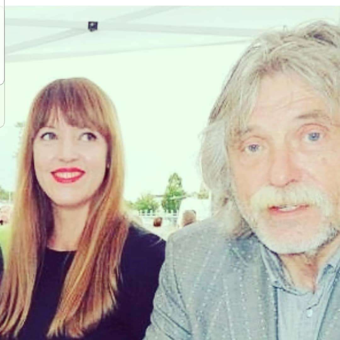 Alles over de Dochters van Johan Derksen | Men at Work